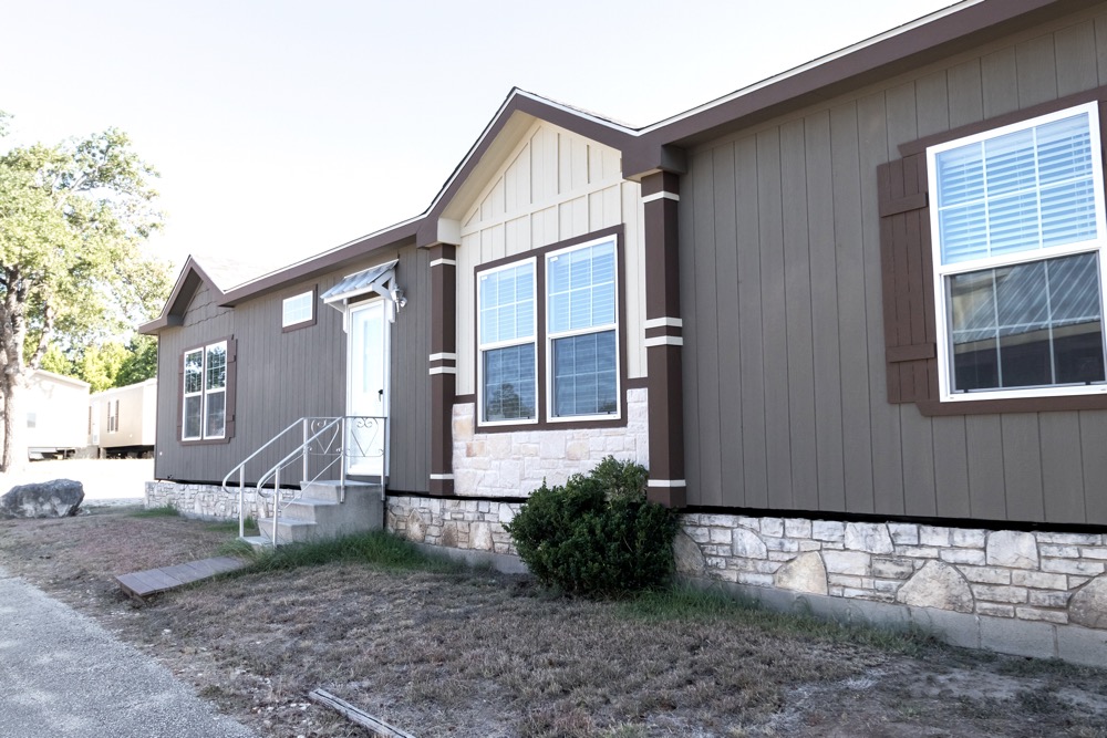 Exterior Archives | Braustin Homes